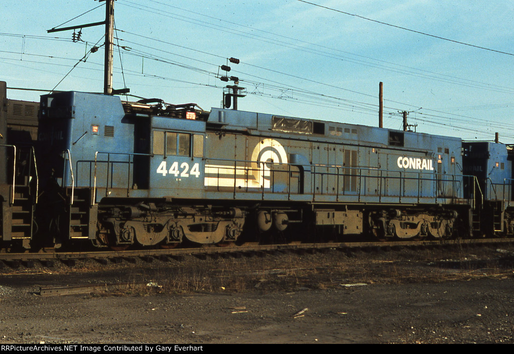 CR E44 #4424 - Conrail